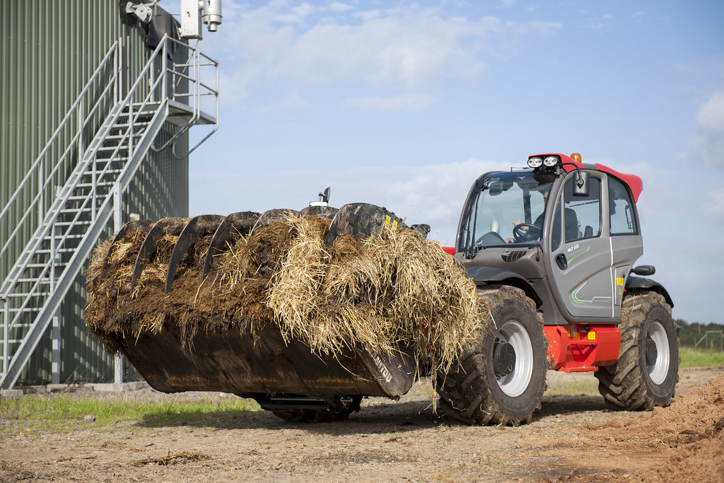 High Capacity Agricultural Grab Bucket | Parallel Ag