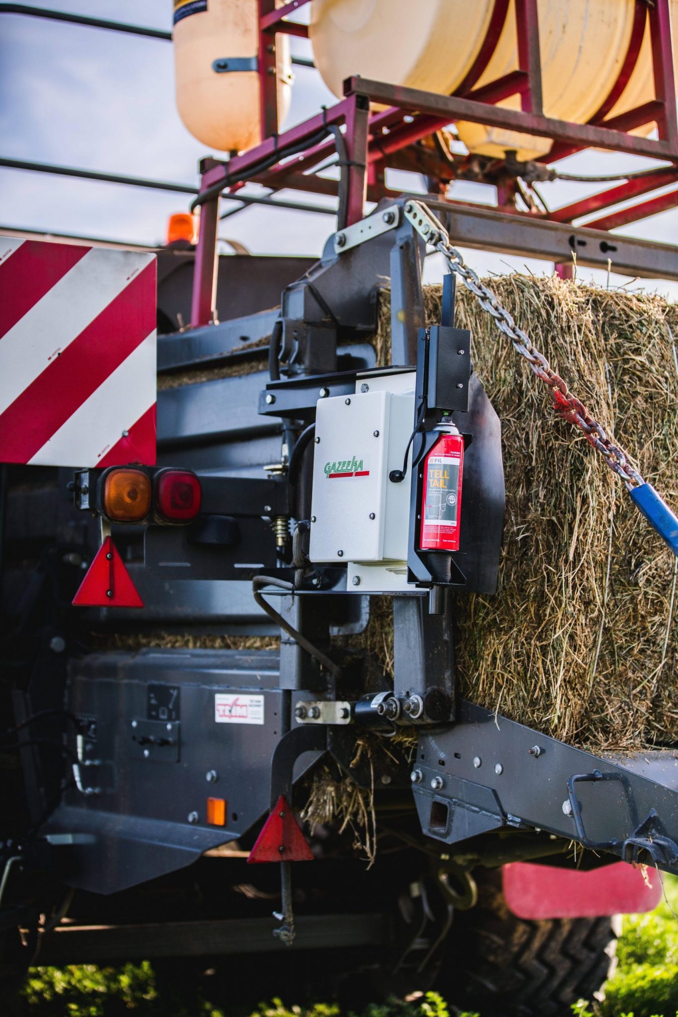 Gazeeka Model 870 with mounting brackets for a Kuhn baler | Parallel Ag