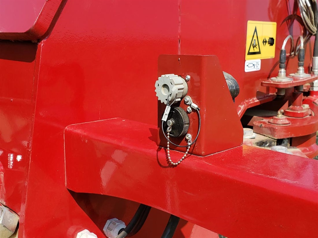 SWING-MAX POWER HITCH | Parallel Ag